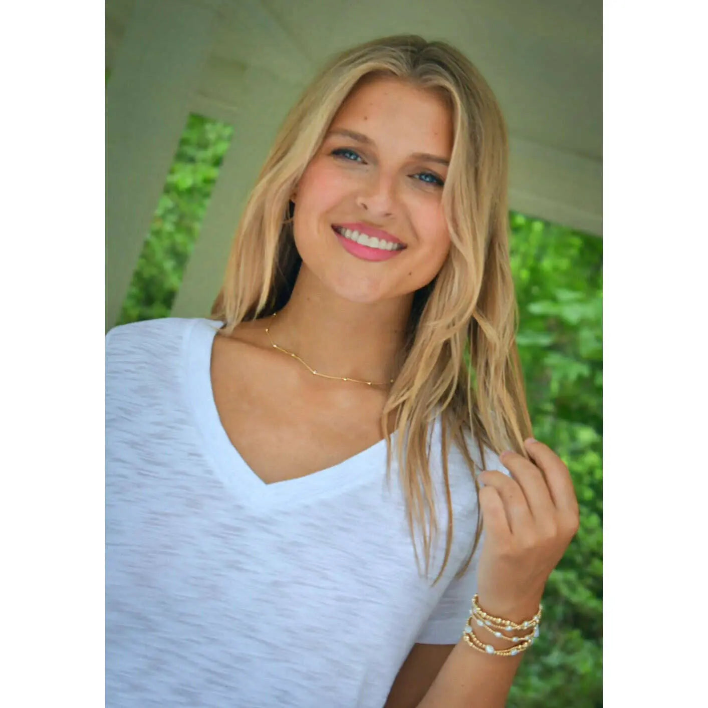 Vintage Low-Key V in White – erin gray