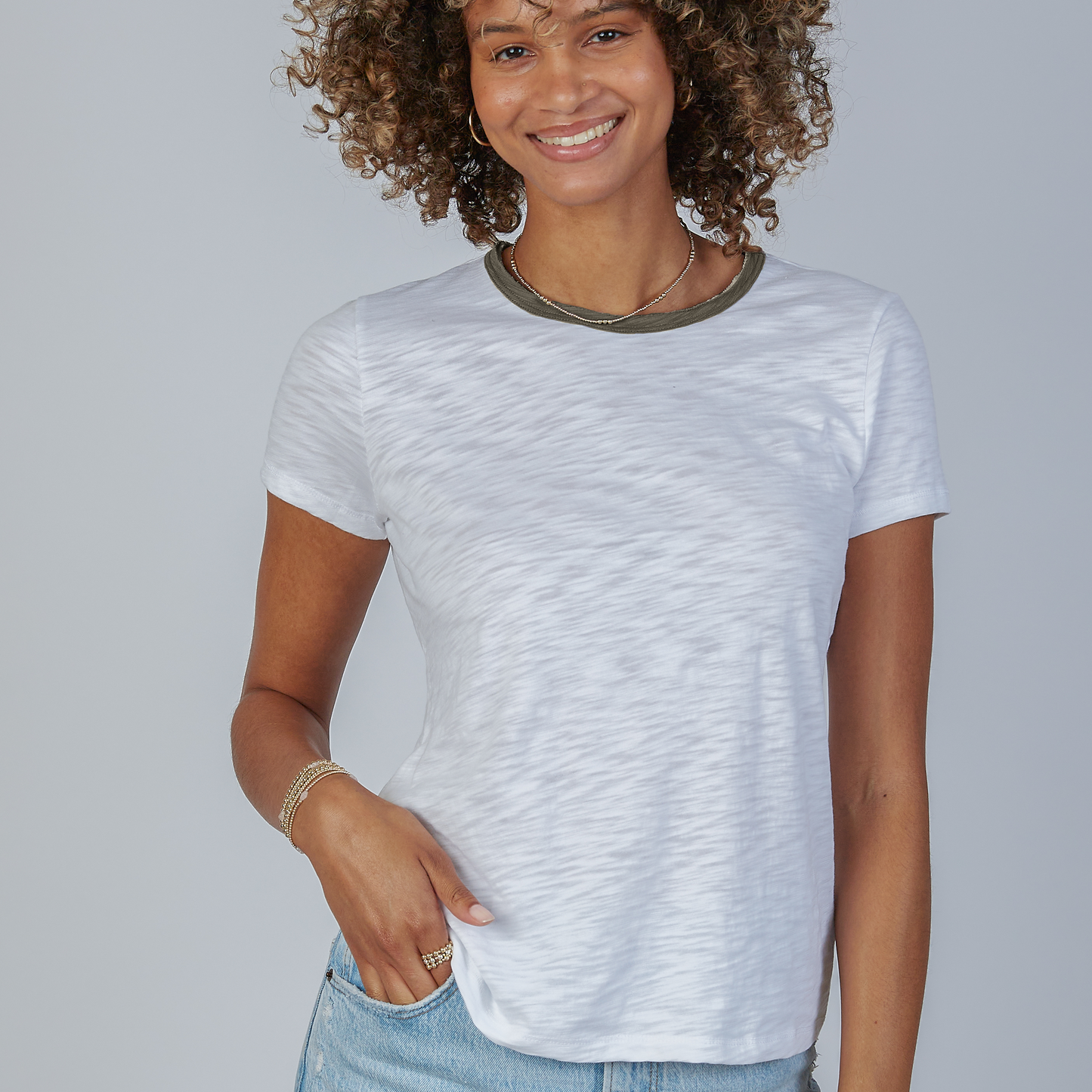 Short Sleeve Rebel Tee in White with Natural Brown – erin gray